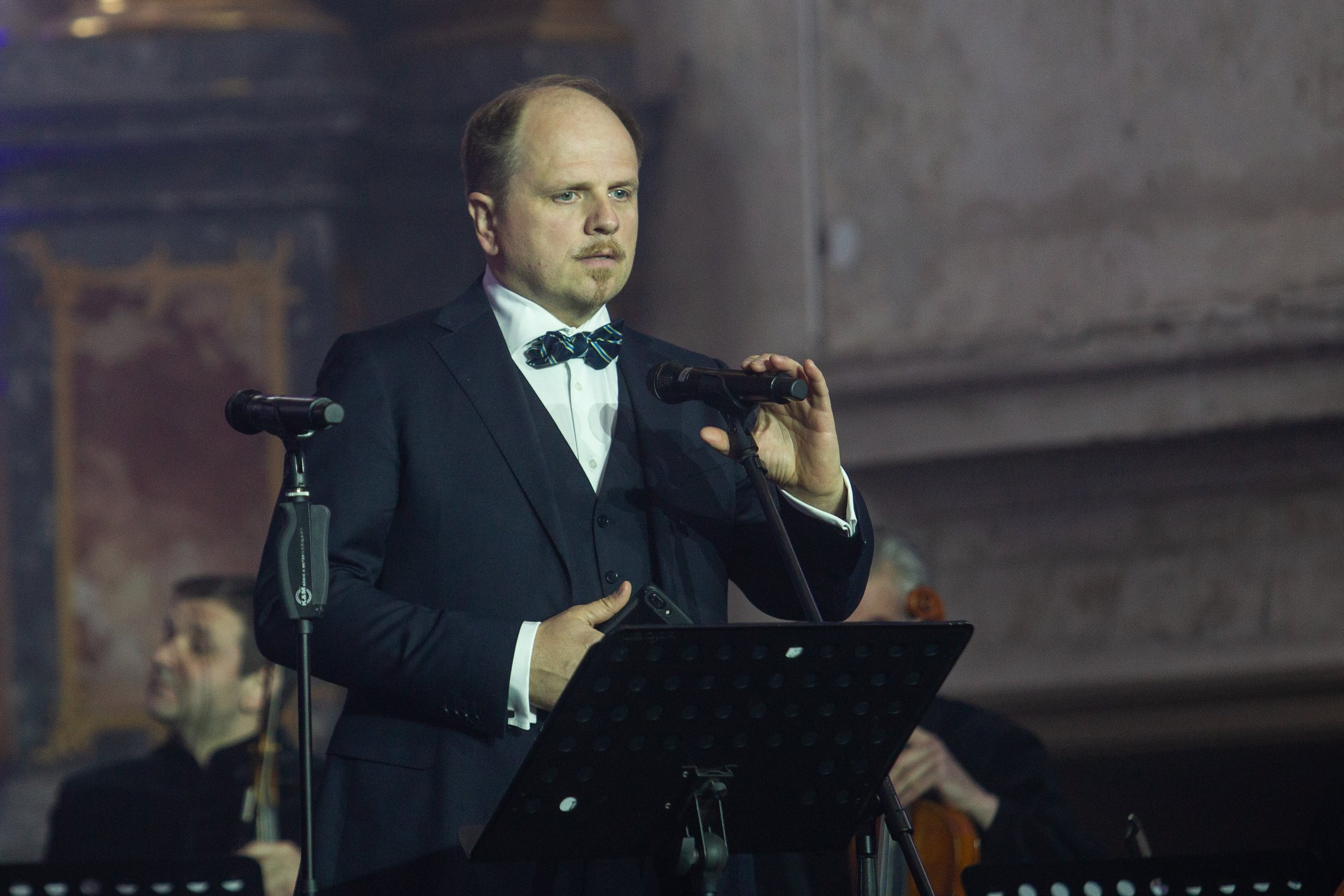 Sveikinimas 50-metį švenčiančiam operos solistui Edmundui Seiliui ...